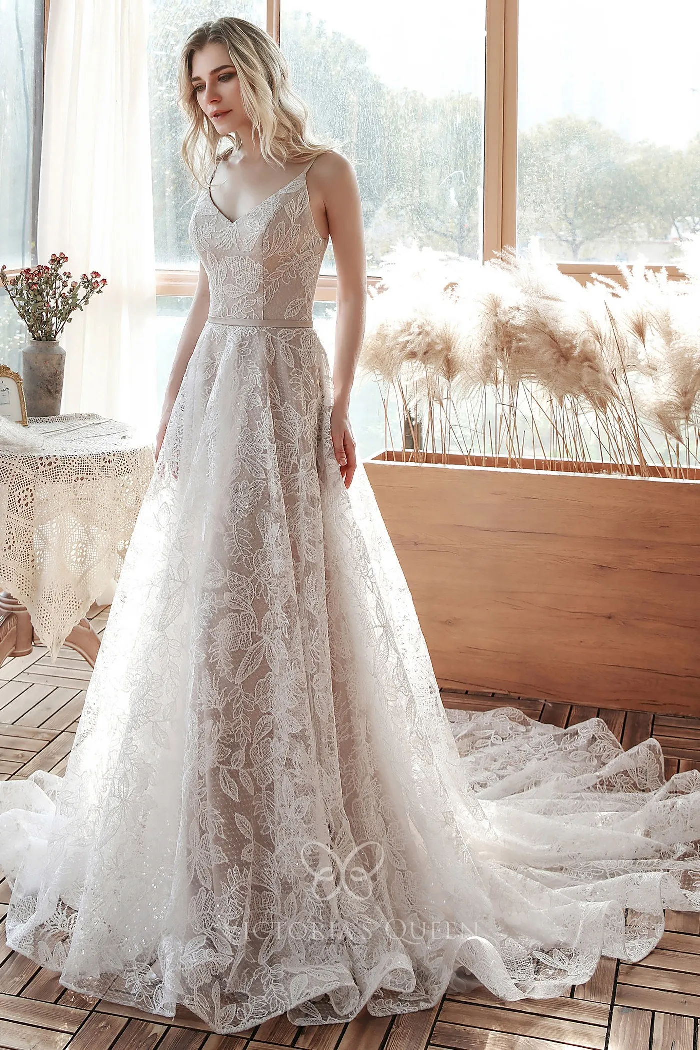Leaf Lace Overlay V-neck A-line Nude Bohemian Wedding Dress - VQ