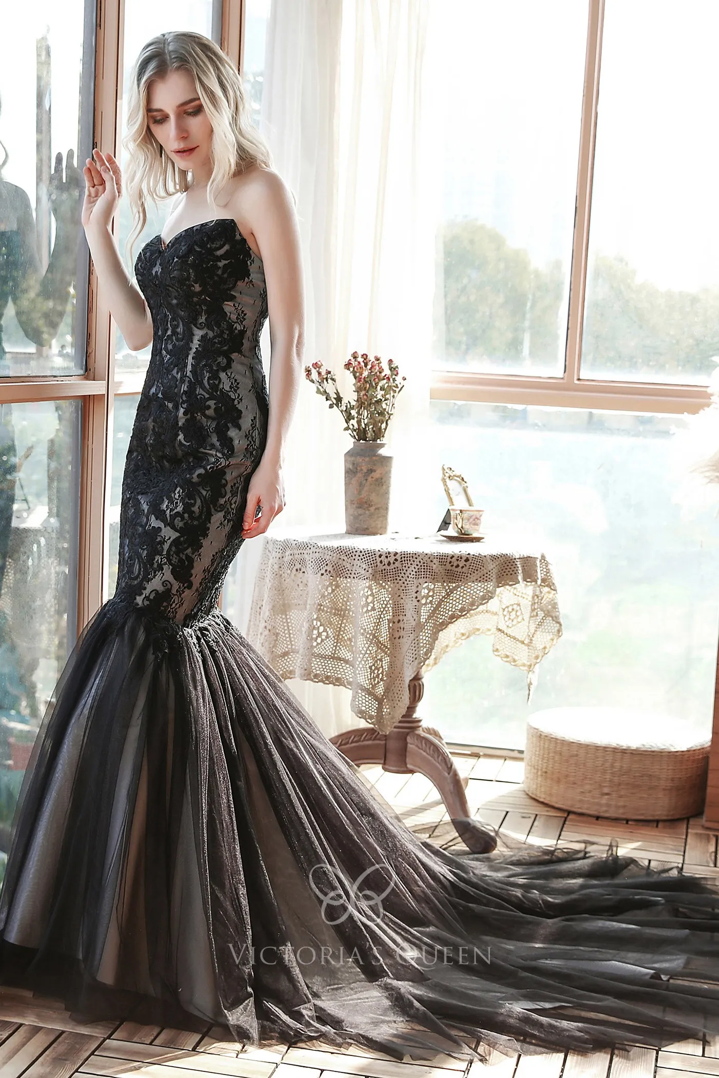 Modern Black Lace & Tulle Drop Waist Mermaid Wedding Dress - VQ