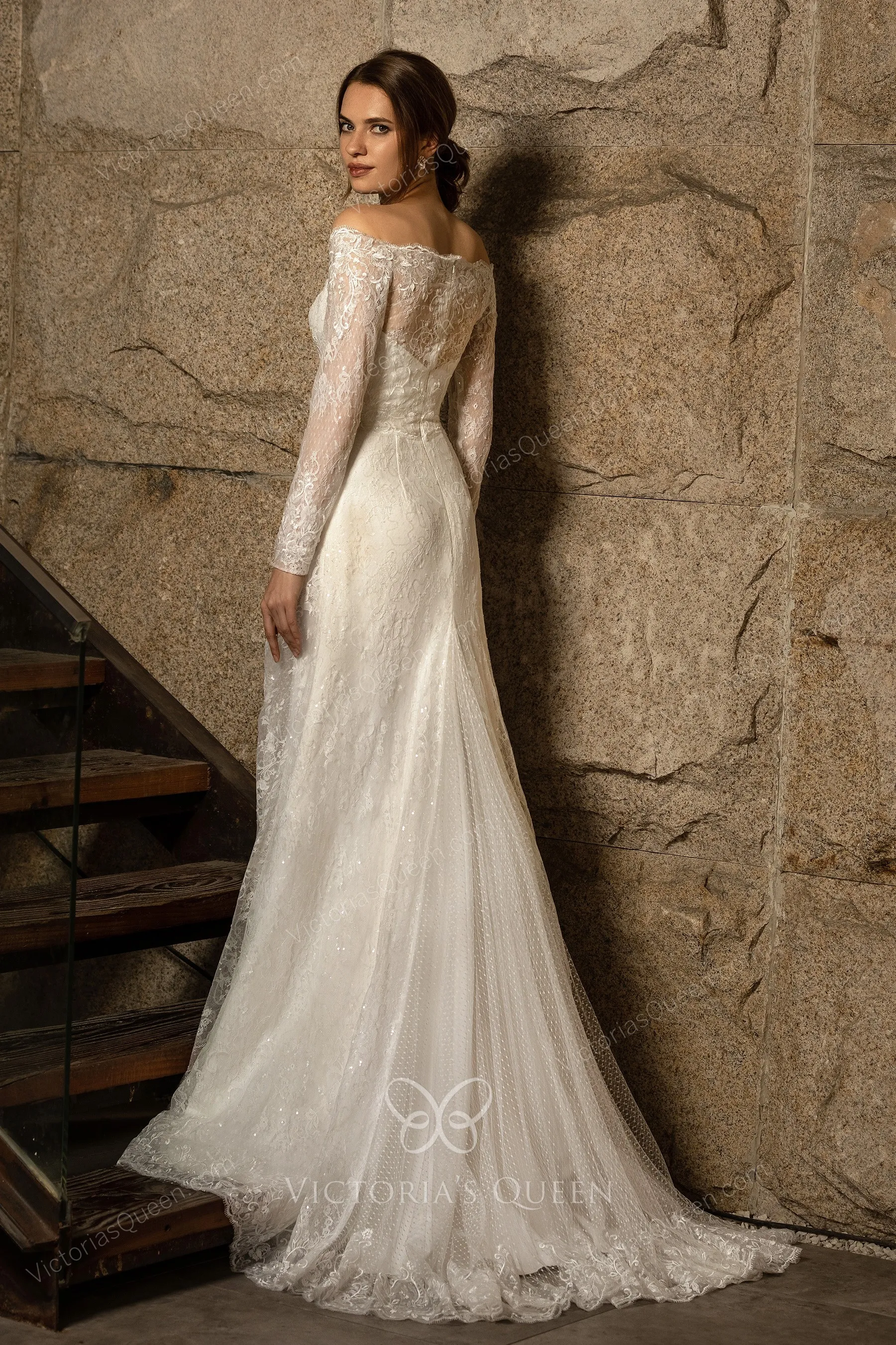 Modest Sequined Lace Overlay Long Sleeve Winter Bridal Dress - VQ