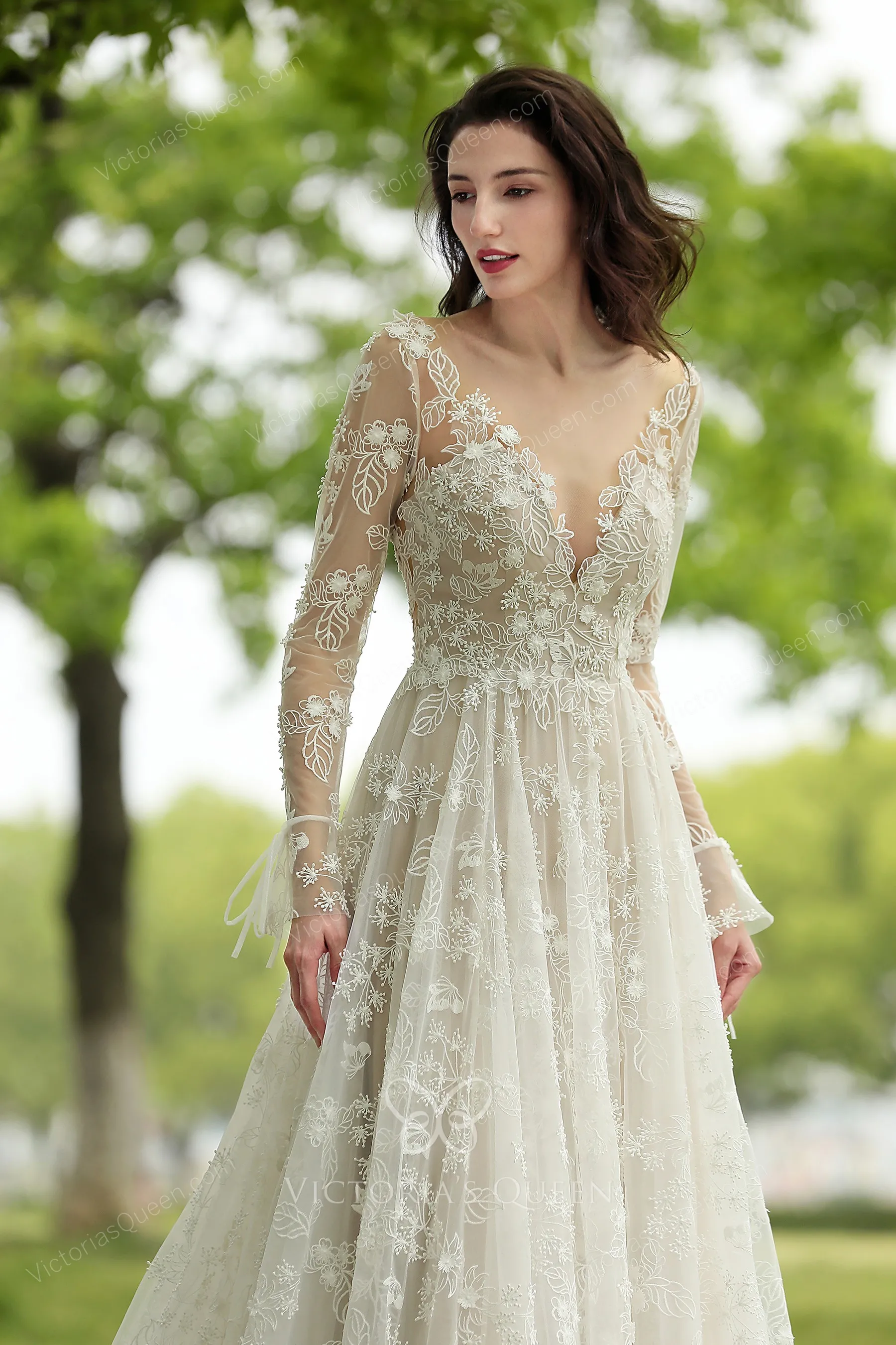 Luxuriant Flower Lace Long Sleeve A-line Spring Wedding Gown - VQ